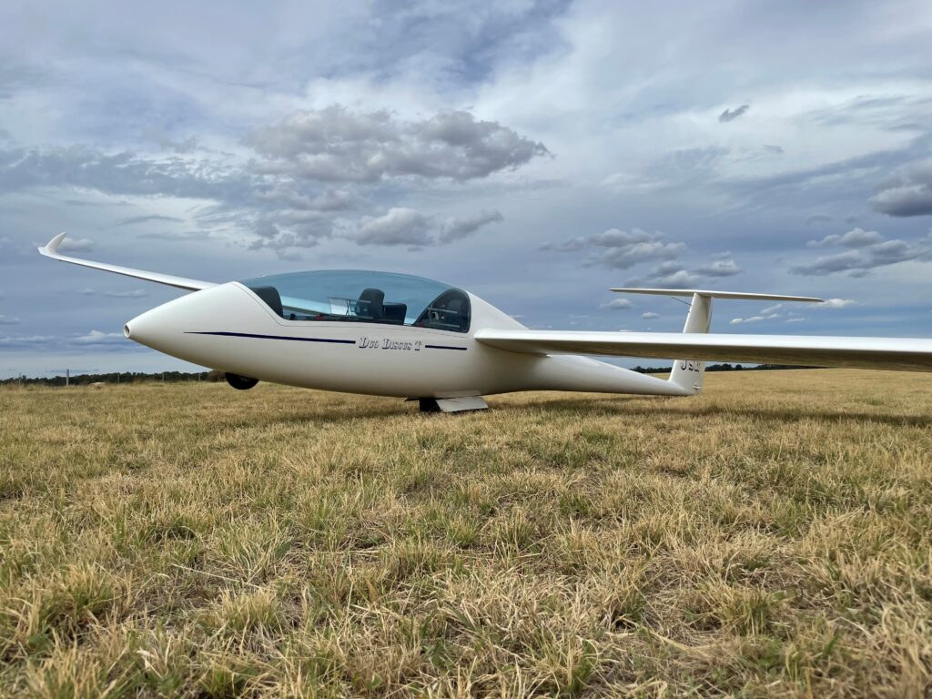 Duo Discus T VH-JSR – Tocumwal Soaring Centre