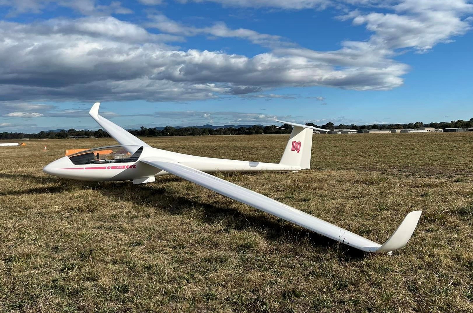 LS7 WL VH-GDQ – Tocumwal Soaring Centre